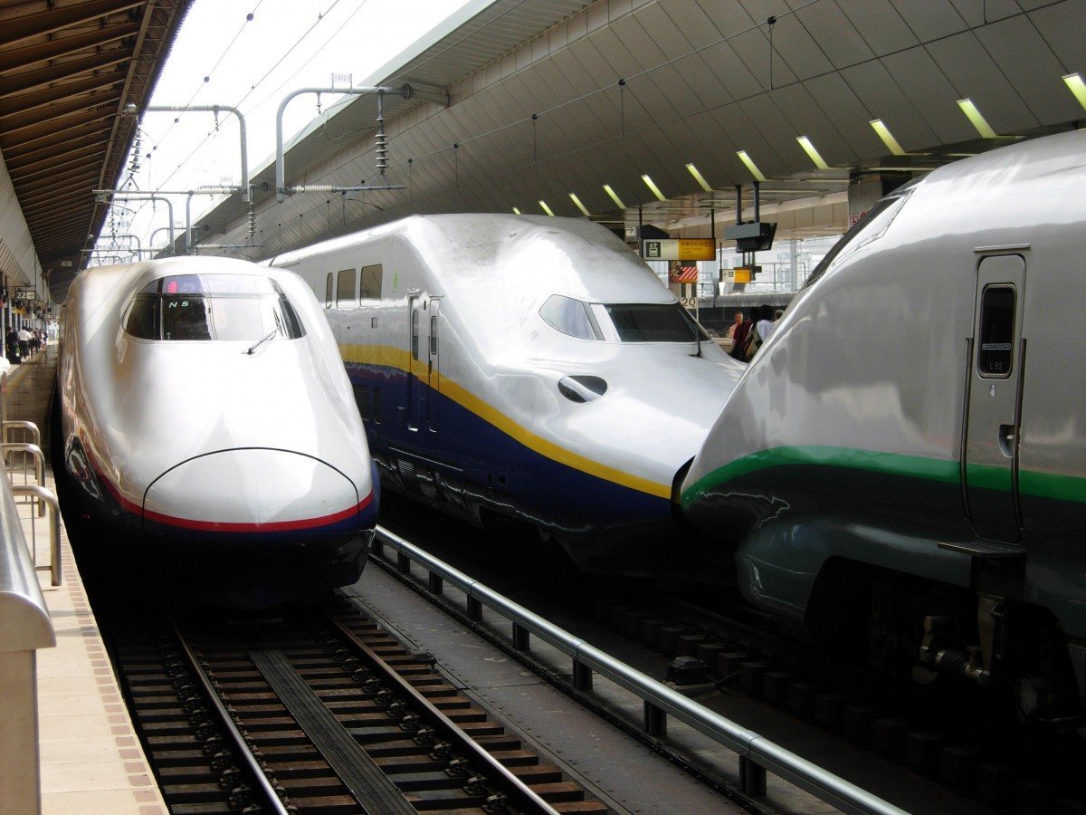 50 years of Shinkansen, the Japanese bullet trains | InsideJapan Blog