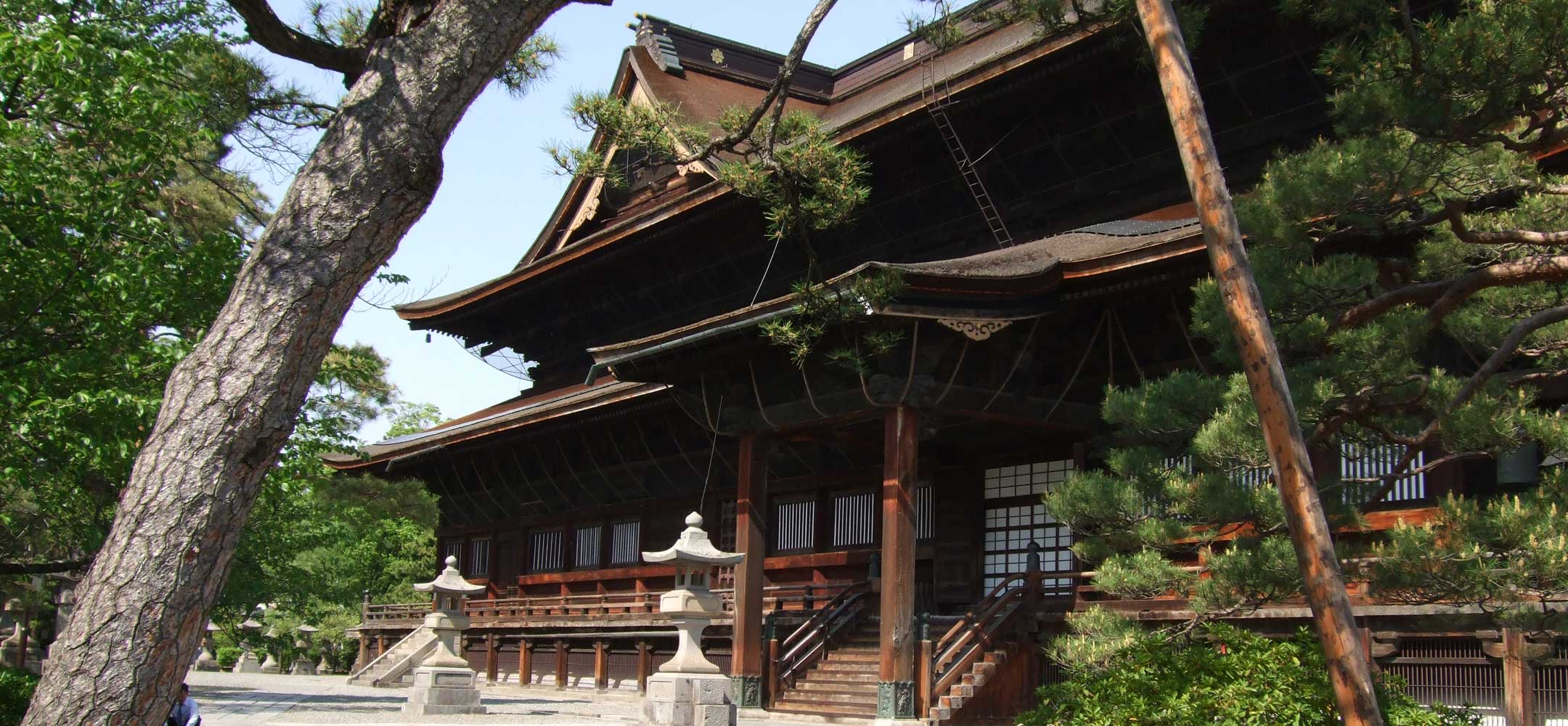 Zenko-ji Temple - Experience Japan | Inside Japan Tours